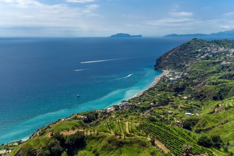 Las 13 Mejores Atracciones para Ver en la Isla de Ischia: Guía Completa