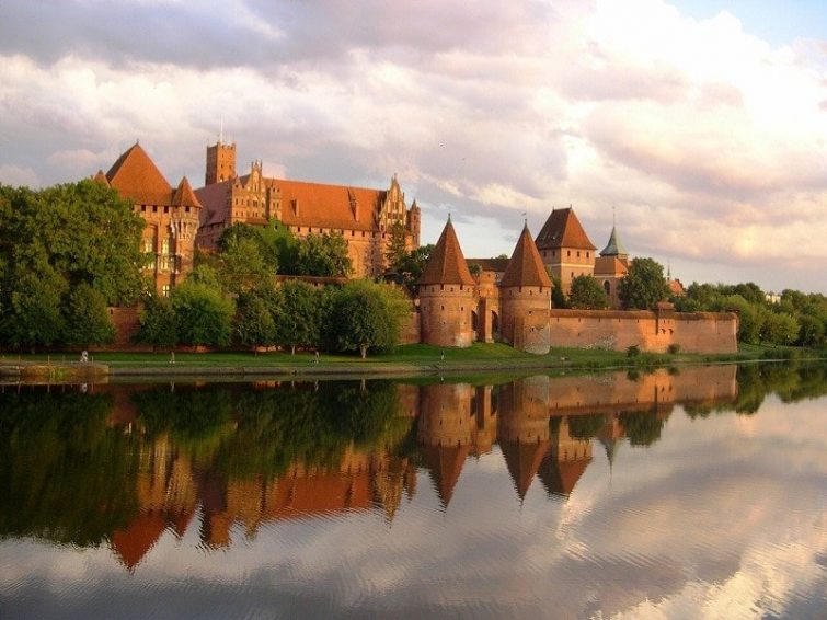 11 Lugares Bellos para Visitar en Polonia | Historia y Naturaleza